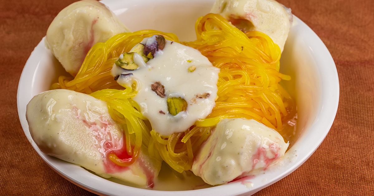 Foodies Reveal the 10 Must-try Street Food in Lucknow - Swiggy Diaries