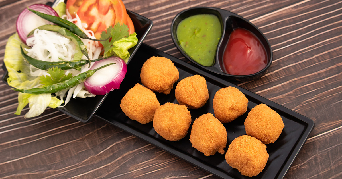 Taste the Tradition: 7 Famous Foods of Varanasi - Swiggy Diaries