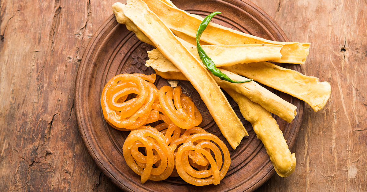 Experience the Sweet and Tangy Flavours Of Gujarat's Traditional Food ...