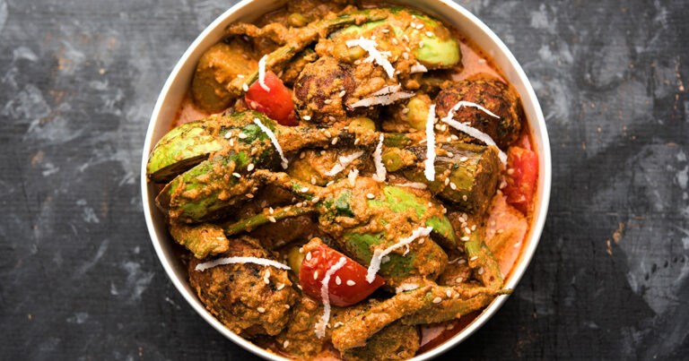 Experience the Sweet and Tangy Flavours Of Gujarat's Traditional Food ...