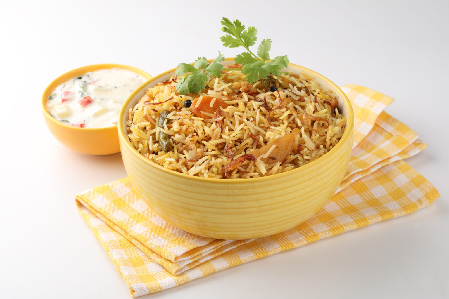 10 Must-Try Famous Food on Train - Swiggy Diaries