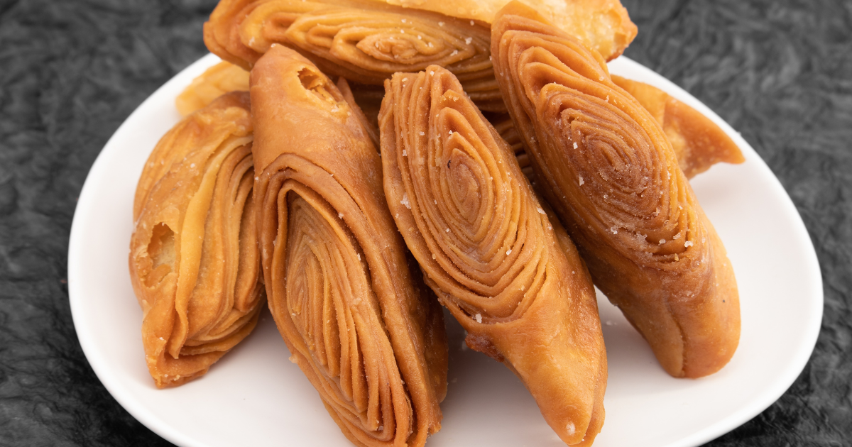 Discover the 5 Most Famous Food of Dhanbad - Swiggy Diaries